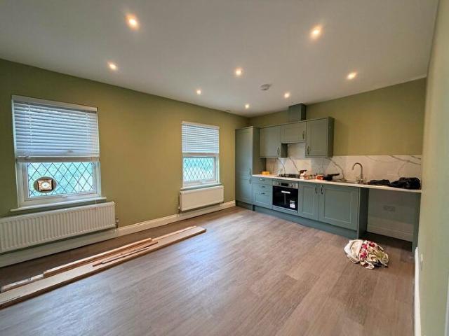 2 Bedroom Flat To Rent In Wendover Road, Aylesbury, HP21