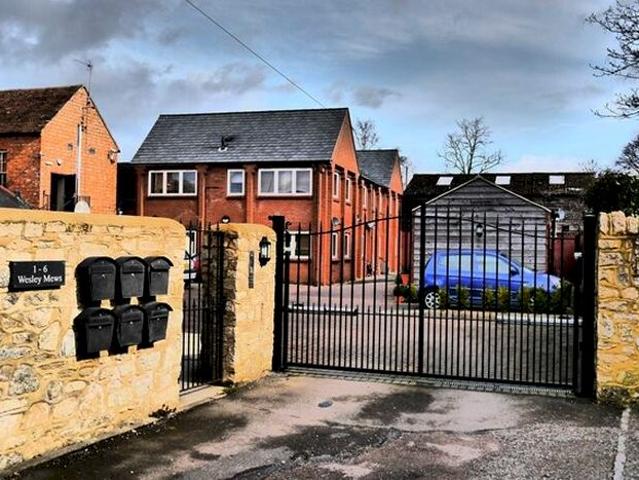 2 Bedroom Flat To Rent In Wesley Mews, Stony Stratford, Milton Keynes, MK11