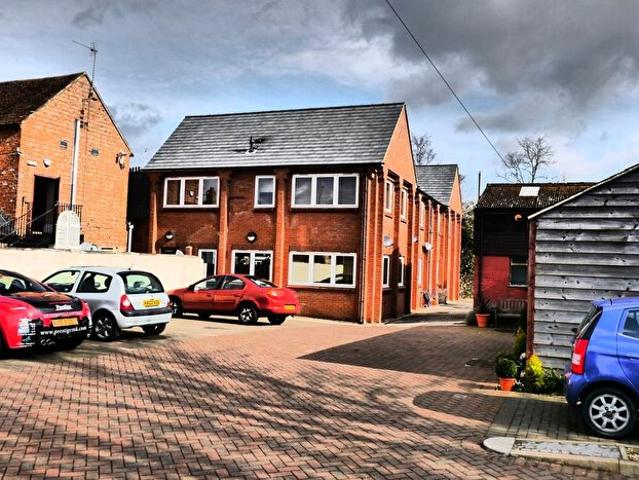2 Bedroom Flat To Rent In Wesley Mews, Stony Stratford, MK11