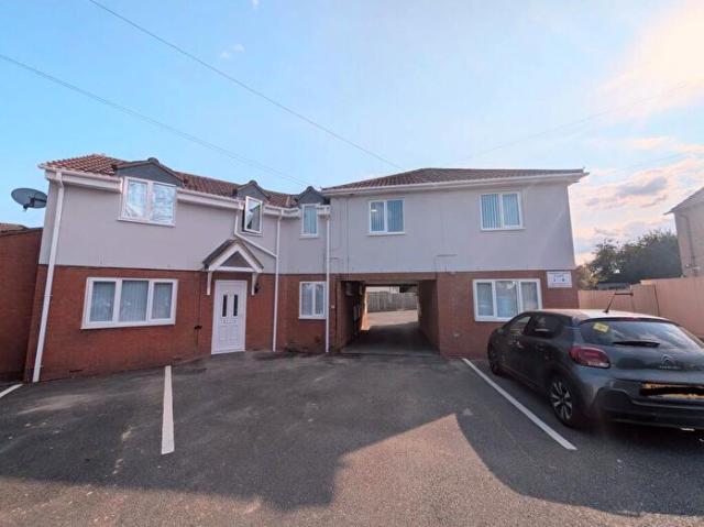 2 Bedroom Flat To Rent In West Avenue, Burton Latimer, NN15