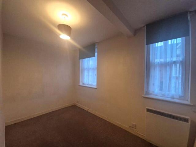 2 Bedroom Flat To Rent In Westleigh Road, Leicester, LE3