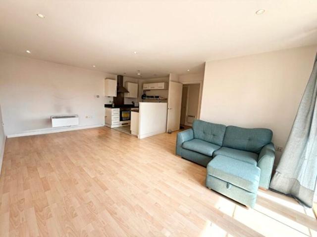 2 Bedroom Flat To Rent In Westpoint, Bruce Drive, West Bridgford, Nottingham, Nottinghamshire, NG2