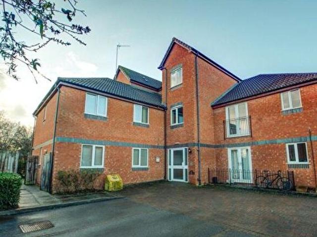 2 Bedroom Flat To Rent In Withy Bank, Leamington Spa, CV31