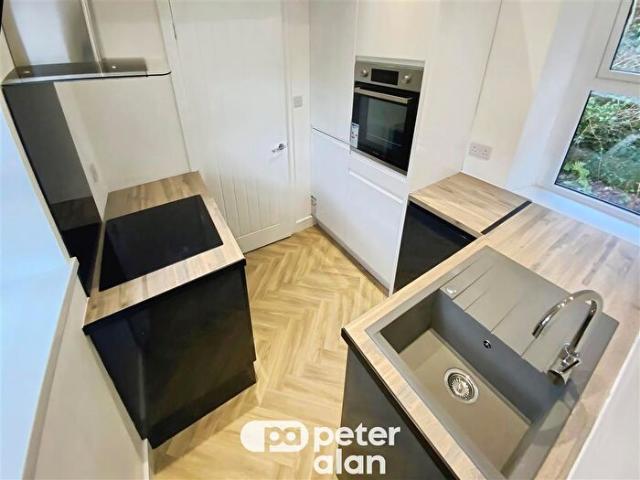 2 Bedroom Flat To Rent In Wordsworth Street, CF44