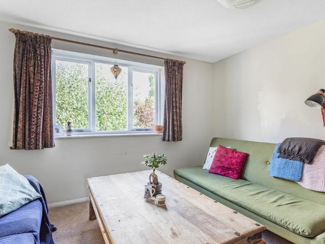2 Bedroom Flat to Rent in, 9 John Maurice Close, London, SE17
