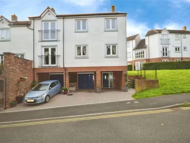 2 bedroom Flat to rent, Infirmary Road, Workington, CA14 £750.
