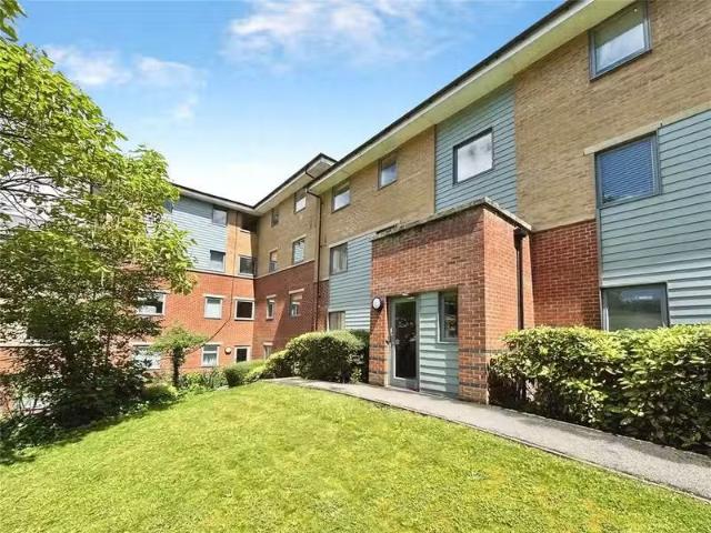 2 bedroom Flat to rent, Jackwood Way, Tunbridge Wells, TN1 £1.