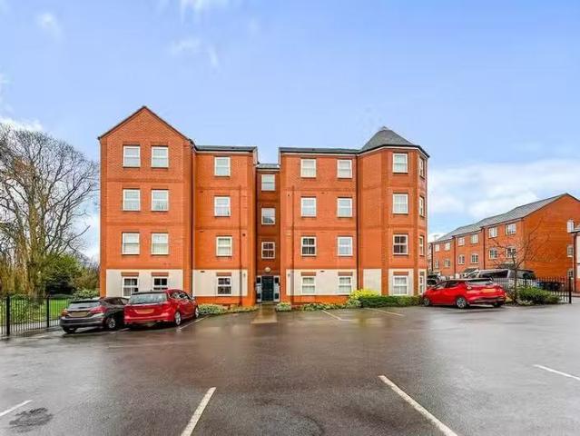 2 bedroom Flat to rent, Palmerston Road, Ilkeston, DE7 £750 pcm