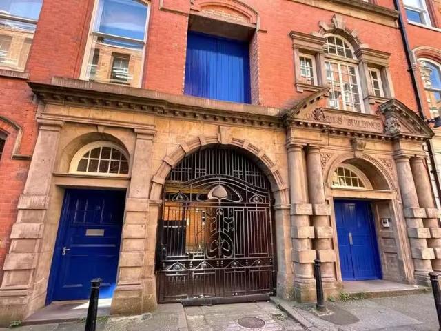 2 bedroom Flat to rent, Plumptre Place, Nottingham, NG1 £1,10.