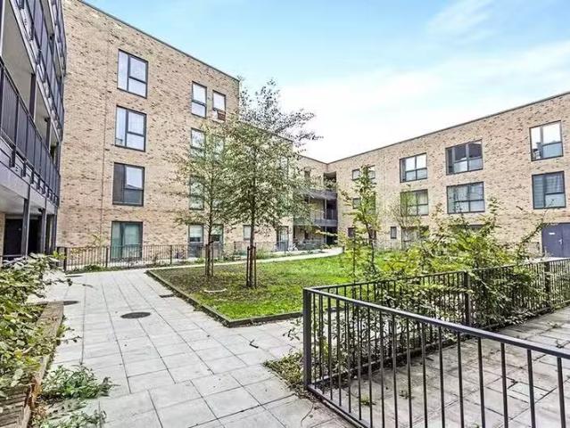 2 bedroom Flat to rent, Reaston Street, London, SE14 £2,100 pcm