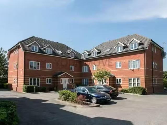 2 bedroom Flat to rent, Riverhead Close, Walthamstow, E17 £1.