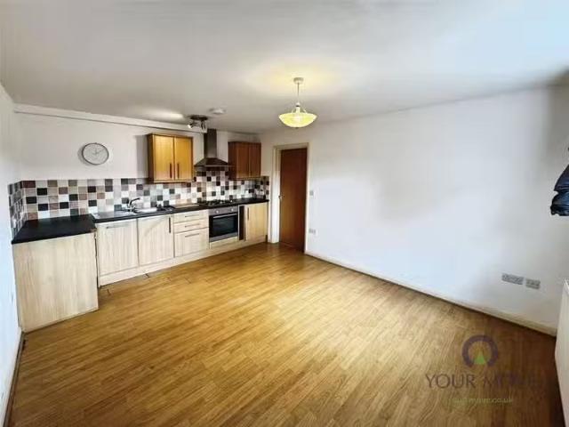 2 bedroom Flat to rent, Station Road, Ilkeston, DE7 £650 pcm