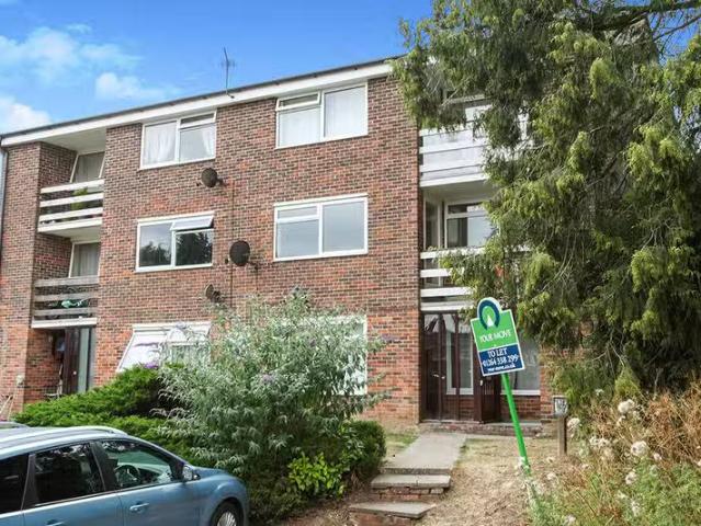 2 bedroom Flat to rent, The Elms, Andover, SP10 £1,000 pcm