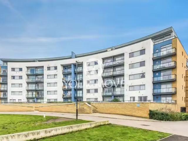 2 bedroom Flat to rent, Tideslea Path, London, SE28 £1,775 pcm