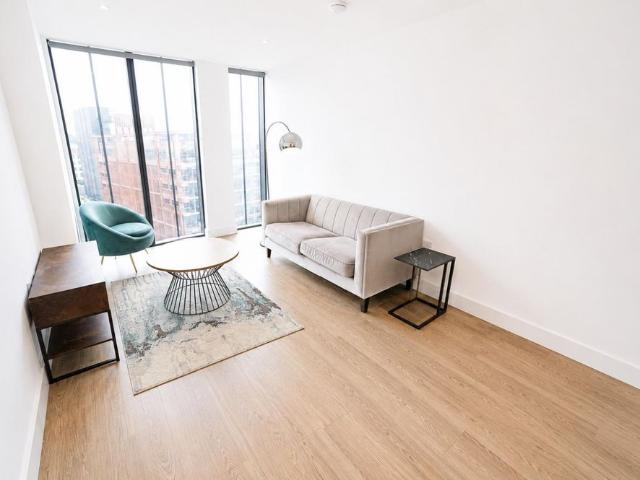 2 bedroom Flat To Rent Total Size: 484 SQ FT