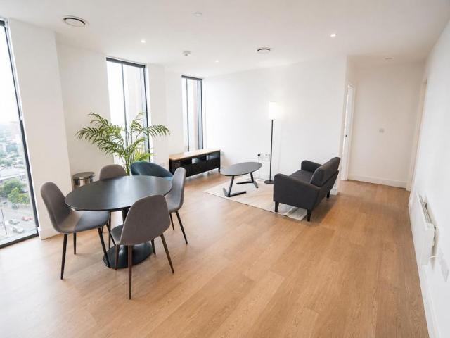 2 bedroom Flat To Rent Total Size: 484 SQ FT