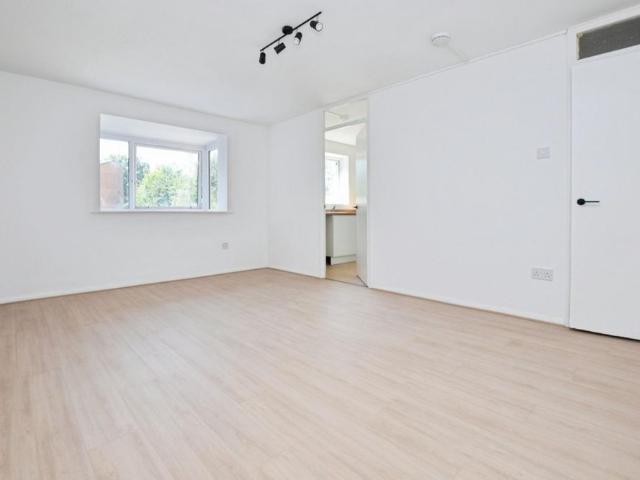 2 bedroom Flat To Rent Total Size: 539 SQ FT
