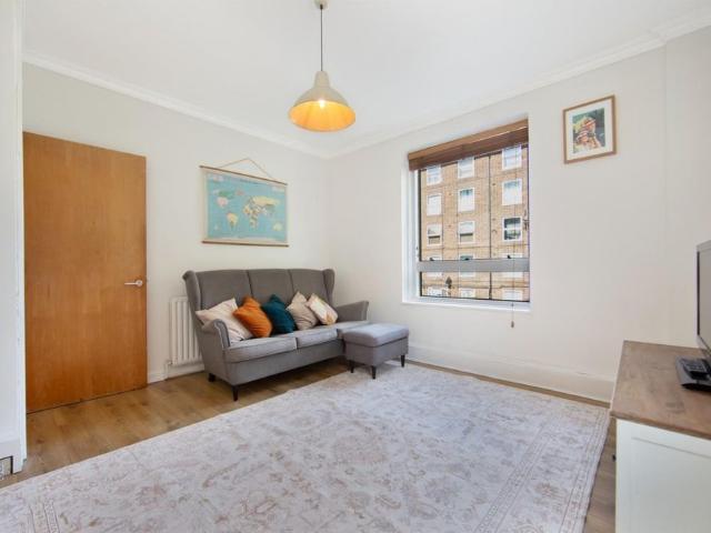 2 bedroom Flat To Rent Total Size: 569 SQ FT