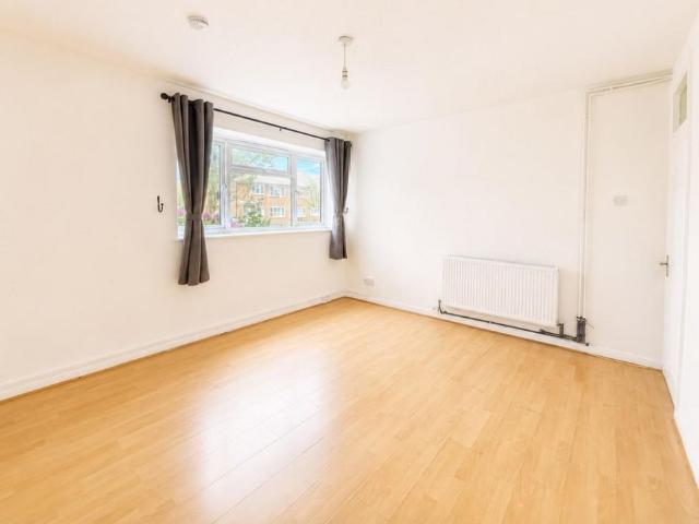 2 bedroom Flat To Rent Total Size: 636 SQ FT