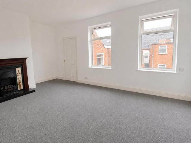 2 bedroom Flat To Rent Total Size: 646 SQ FT