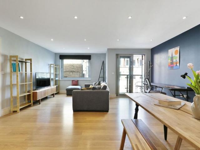 2 bedroom Flat To Rent Total Size: 711 SQ FT