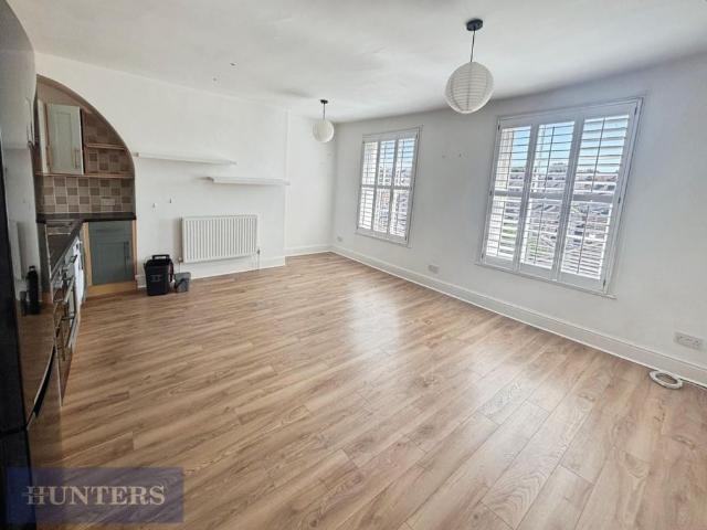 2 bedroom Flat To Rent Total Size: 862 SQ FT