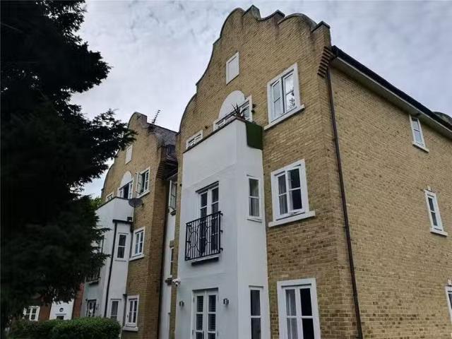 2 bedroom Flat to rent, Upton Park, Slough, SL1 £1,450 pcm