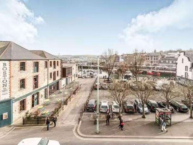 2 bedroom Flat to rent, Vauxhall Street, The Barbican, PL4 £1.
