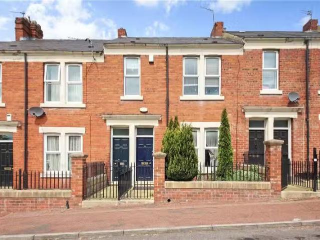 2 bedroom Flat to rent, Watt Street, Gateshead, NE8 £725 pcm