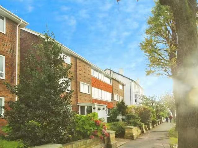 2 bedroom Flat to rent, Westbourne Villas, Hove, BN3 £1,400 pcm