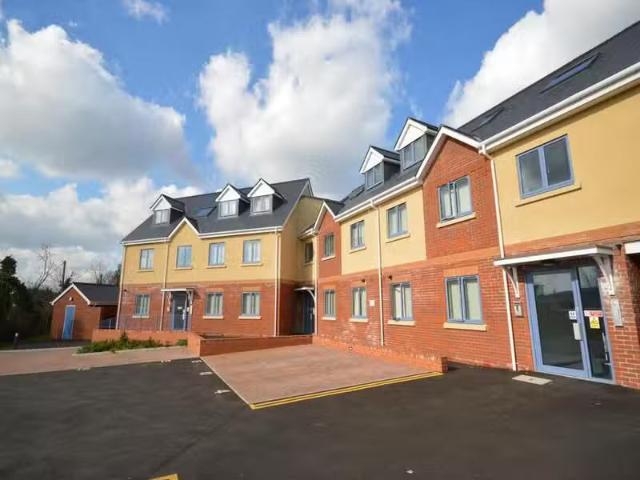 2 bedroom Flat to rent, Weyhill Road, Andover, SP10 £900 pcm