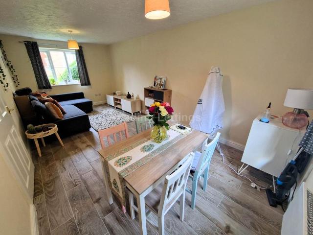 2 bedroom flat to rent