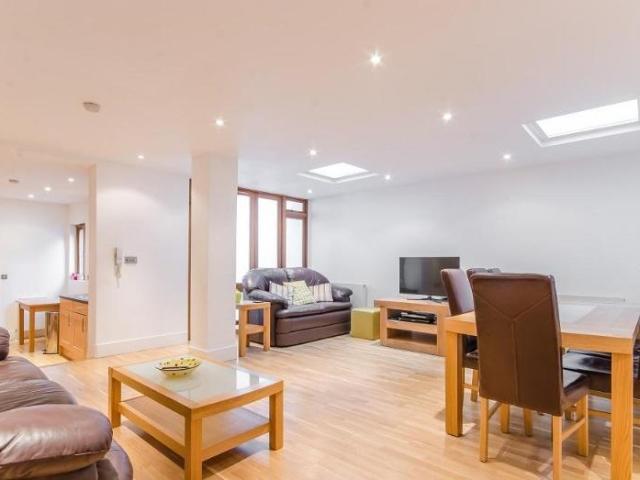 2 bedroom flat to rent