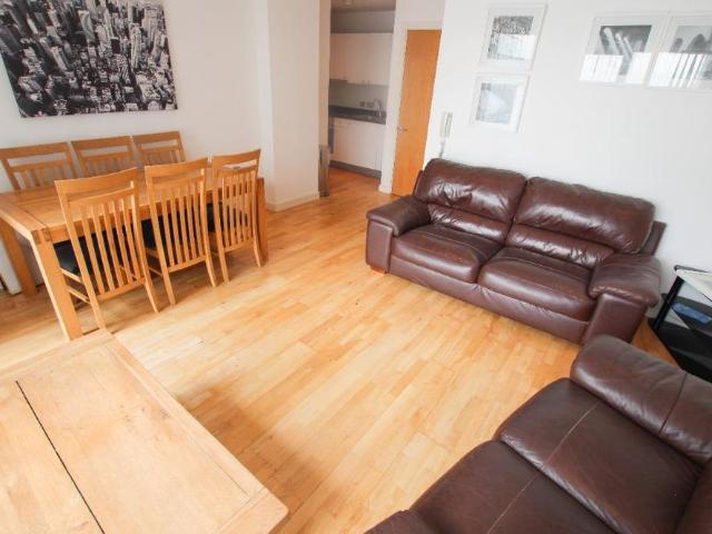 2 bedroom flat to rent