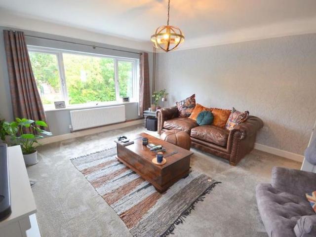 2 bedroom flat to rent