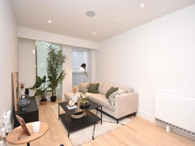 2 bedroom flat to rent