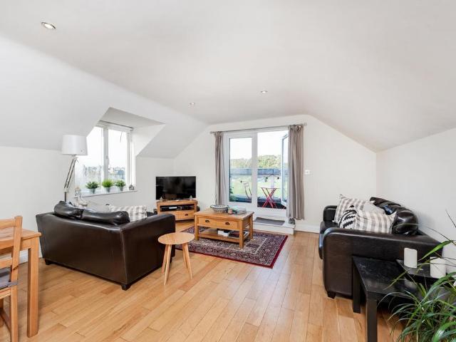 2 bedroom flat to rent
