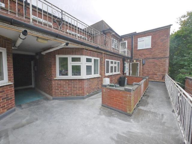 2 bedroom flat to rent