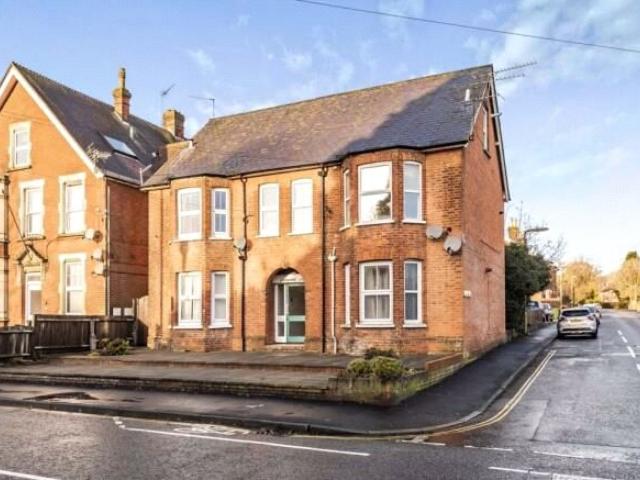 2 bedroom Flat
