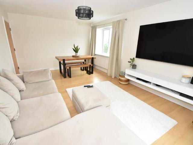 2 bedroom flat to rent