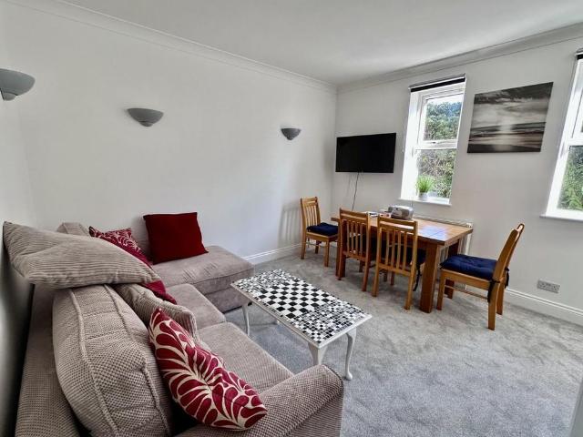 2 bedroom flat to rent