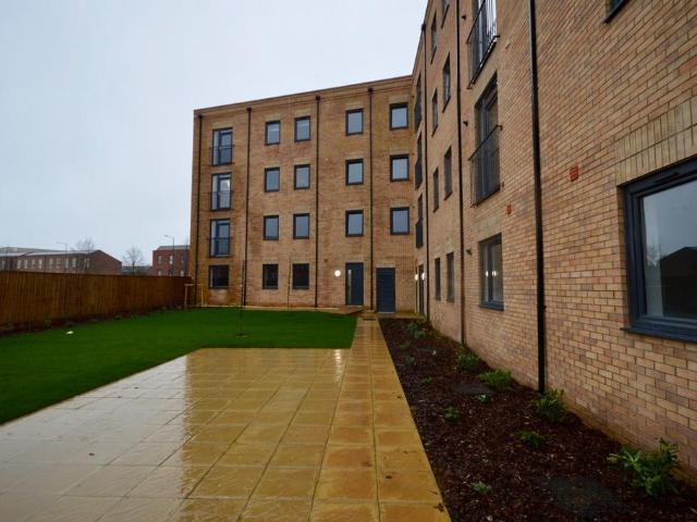 2 bedroom flat to rent