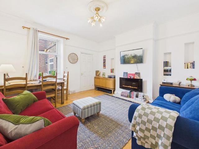 2 bedroom flat to rent
