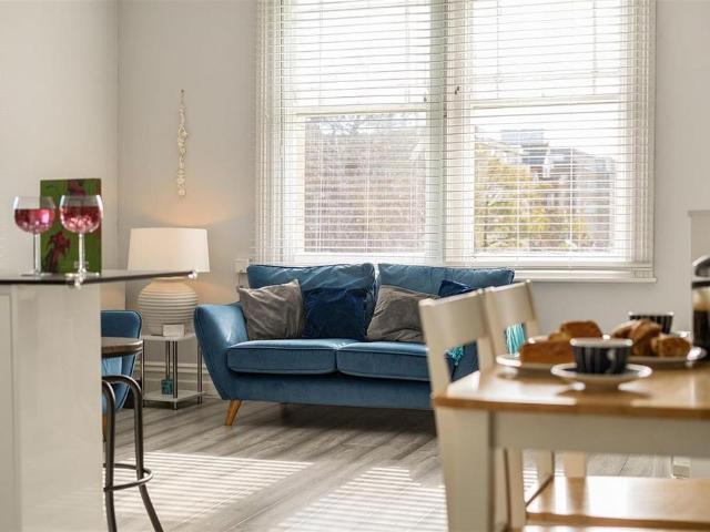 2 bedroom flat to rent