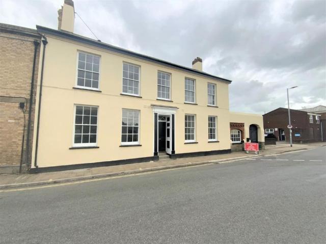 2 bedroom flat to rent