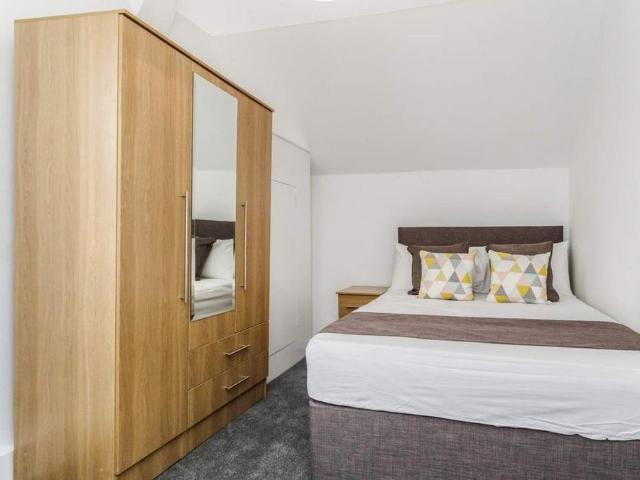 2 bedroom flat to rent