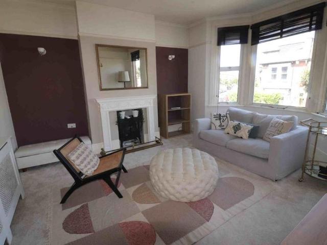 2 bedroom flat to rent