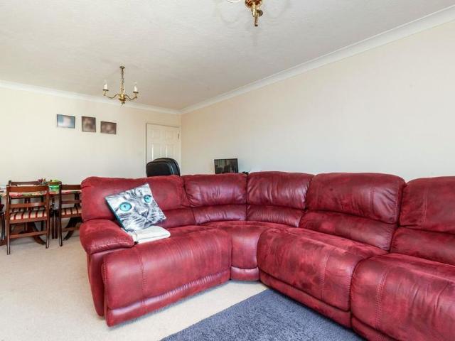 2 bedroom flat to rent