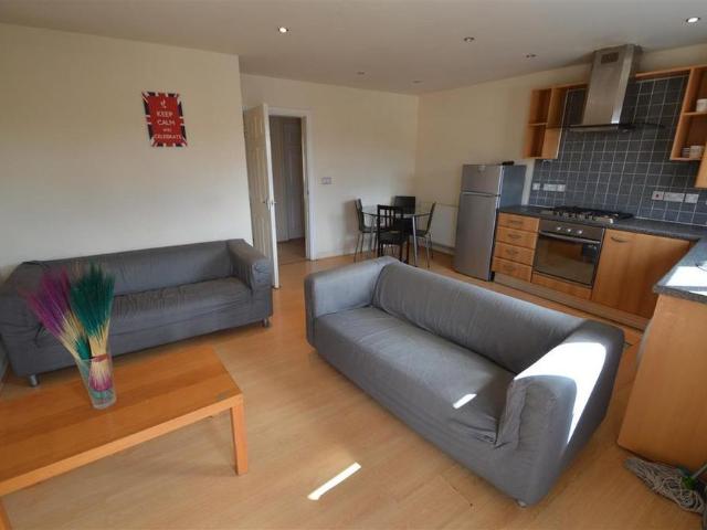2 bedroom flat to rent
