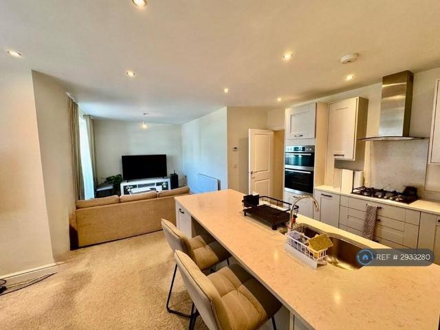 2 bedroom flat to rent